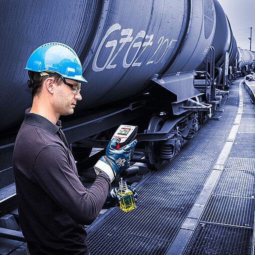 Portable Density Meter: DMA 35 | Anton Paar