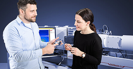 Automuestreador (Bio-)SAXS, para líquidos: bajo volumen de muestra ...